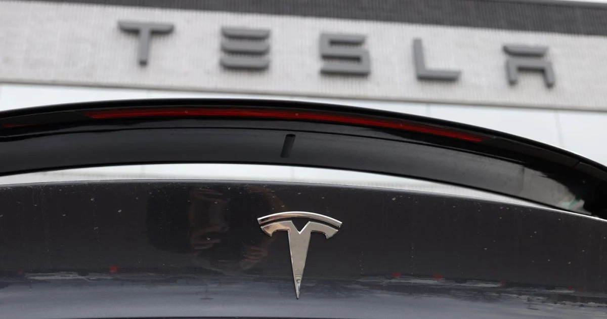 2 Men Are Accused Of Stealing Teslas Battery Technological Secrets
