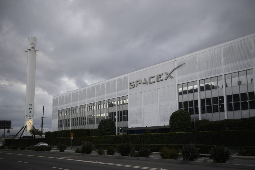 SpaceX, Led by Elon Musk, Is Building 100 US Government Surveillance ...