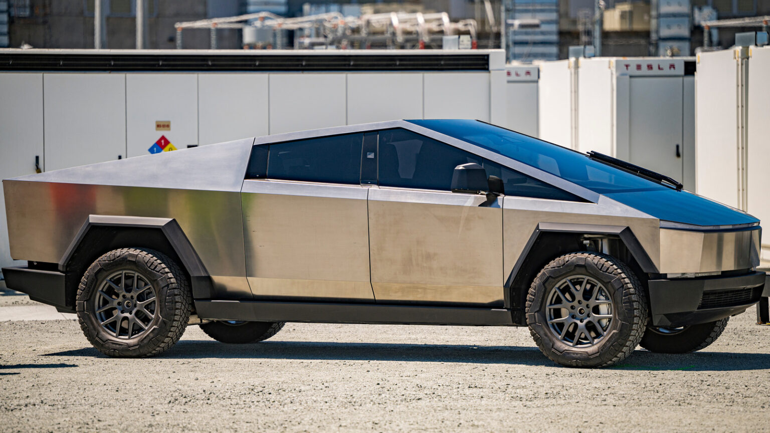 Tesla Cybertruck Owners Tests Bullet on the Car and Tried Underwater ...