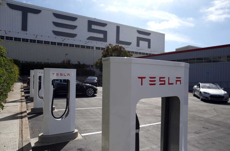 Tesla Faces Legal Challenge As 6,000 Workers Complain Against Racial ...
