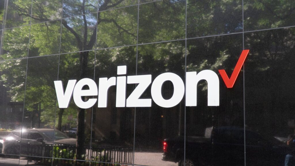Verizon’s New Internet Plan Offers Free Nintendo Switch or Chromebook ...