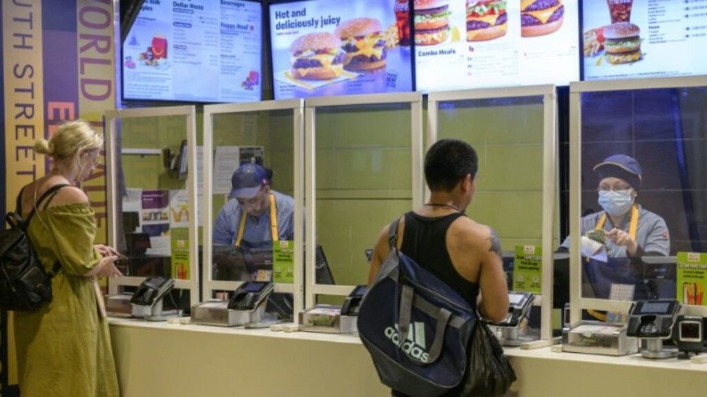 California's Minimum Wage Hike Leads Some Fast Food Chains to Swap ...