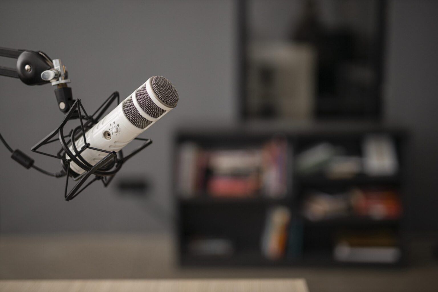 60+ Best Tech Podcasts to Follow for 2024 - Gadget Insiders