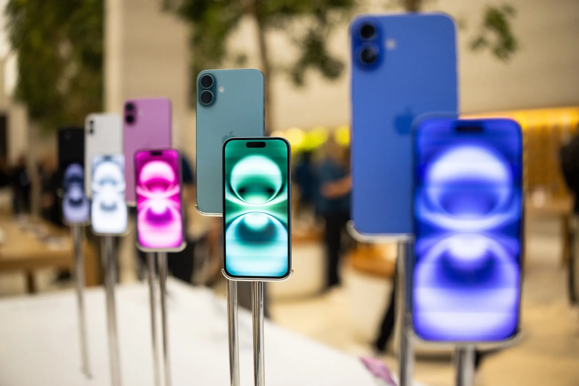 Apple’s New ‘LLM Siri’ Could Change the Future of Voice Assistants: How ...