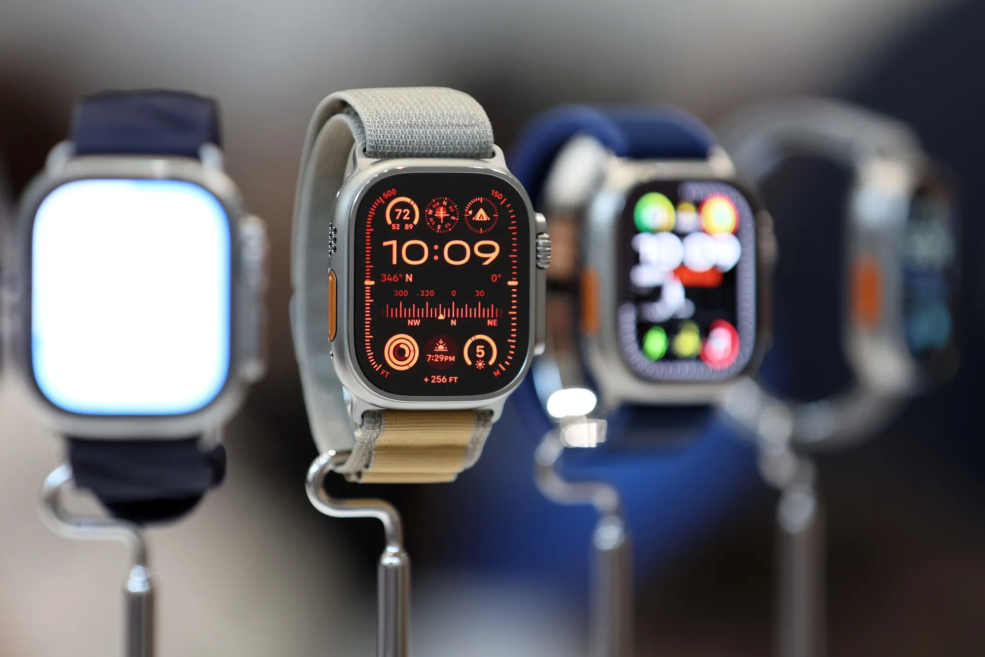 Apple to Pay $20 Million Over Swollen Apple Watch Batteries – What It ...