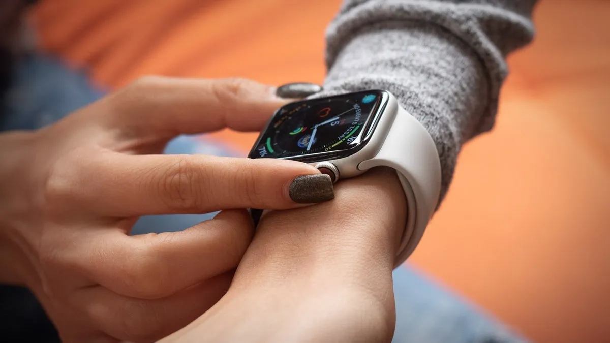 Apple to Pay $20 Million Over Swollen Apple Watch Batteries – What It ...